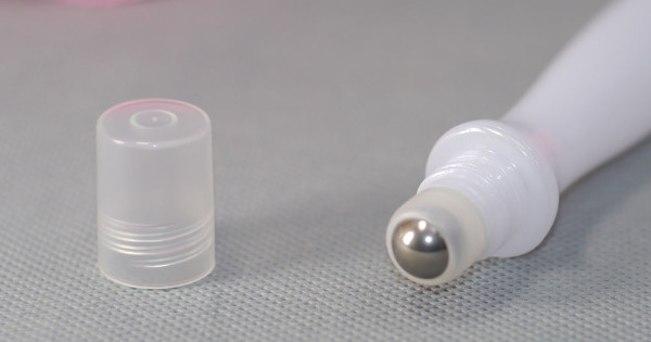 Custom Eye Cream Bottle Solutions: Elevating Brand Identity